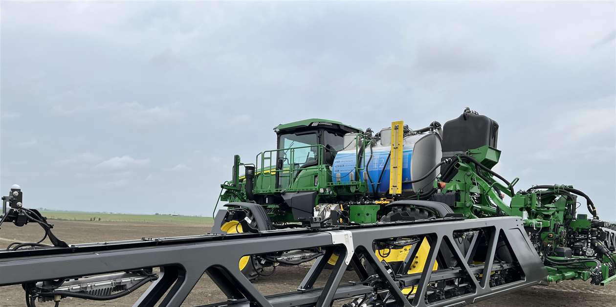 Video: John Deere See & Spray Ultimate in Action - Power Progress