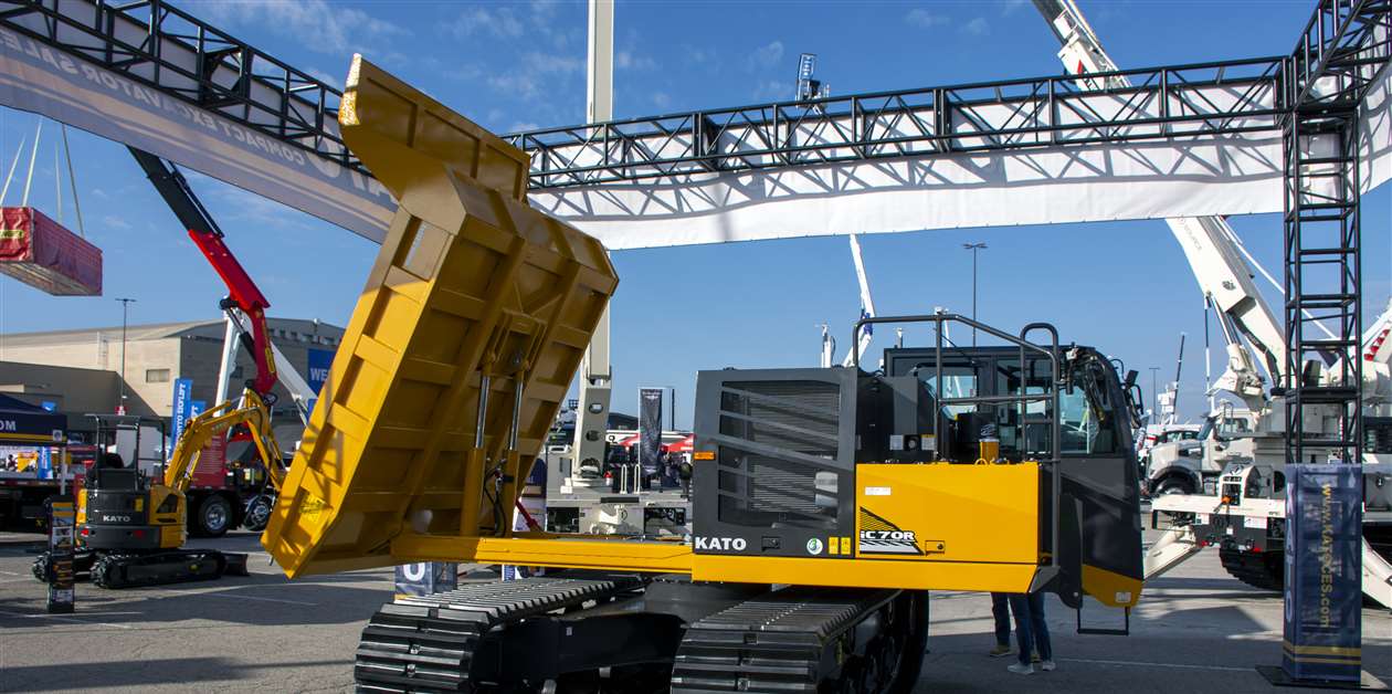 Kato introduces rotating crawler carrier - Power Progress