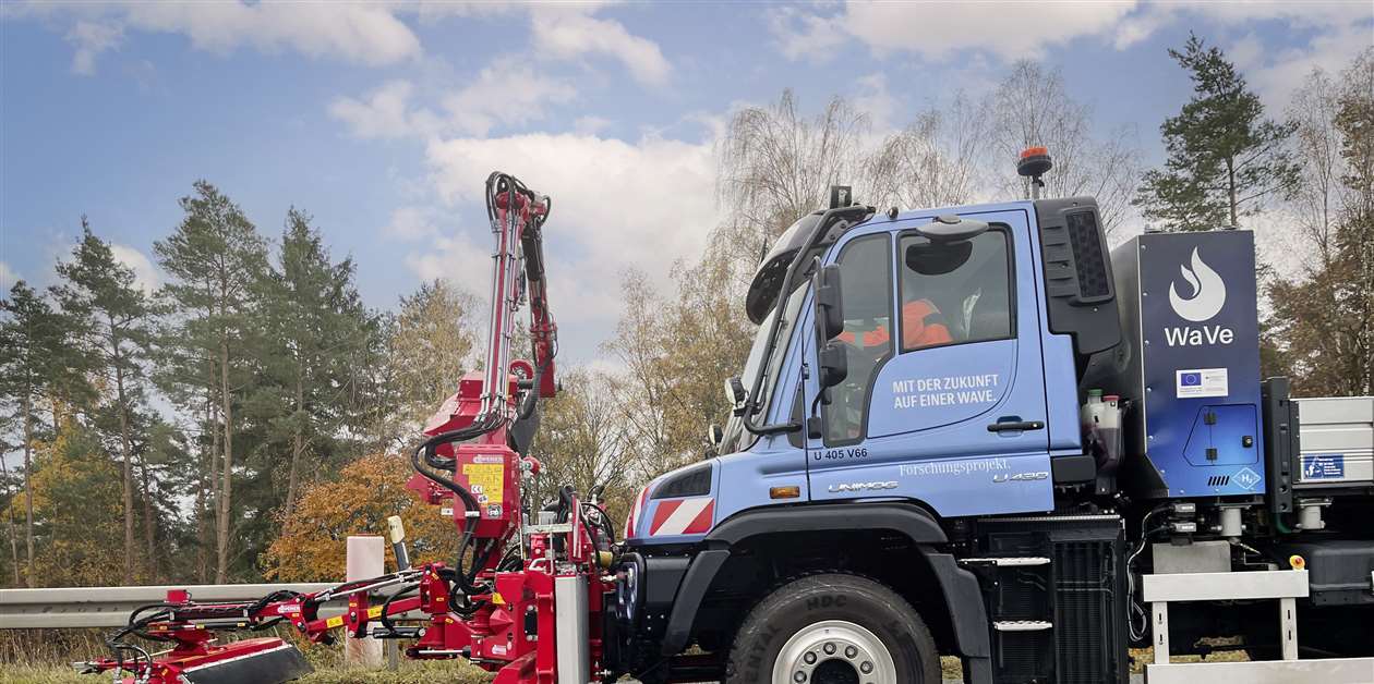 Mercedes-Benz hydrogen-powered trucks hit the road - Power Progress
