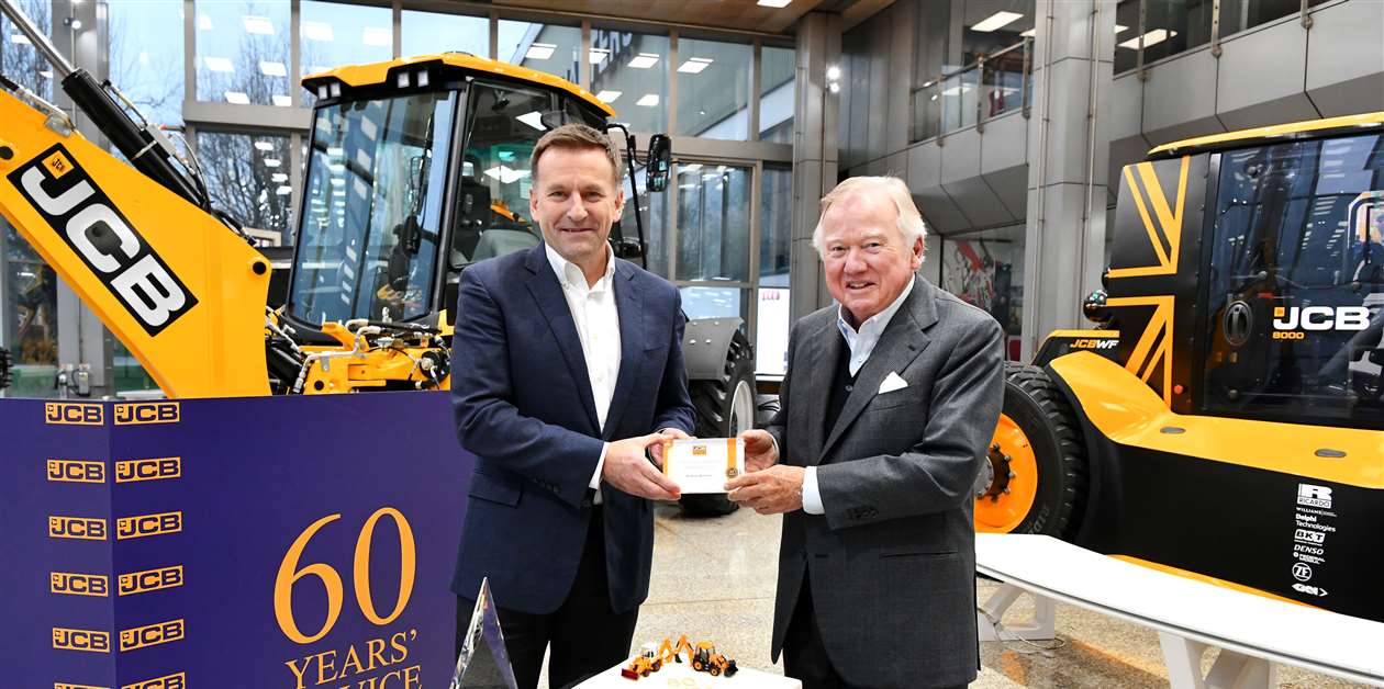 Lord Bamford célèbre les 60 ans de JCB - Power Progress