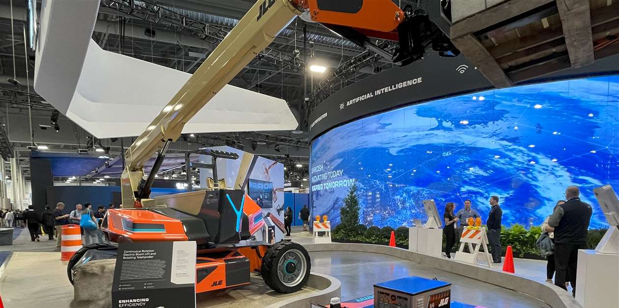 VIDEO: JLG Demos Autonomous Mobile Charging at CES - Power Progress