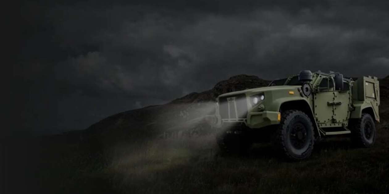Oshkosh Defense presenta el vehículo híbrido eléctrico eJLTV en ...