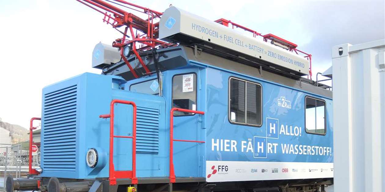 Accelera by Cummins commissions first fuel cell-powered freight loco ...