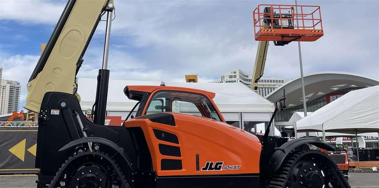 JLG to show new tracked telehandler - Power Progress