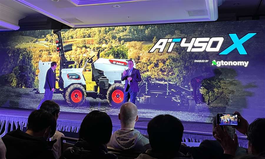 Bobcat’s industry-first autonomous, electric articulating tractor ...